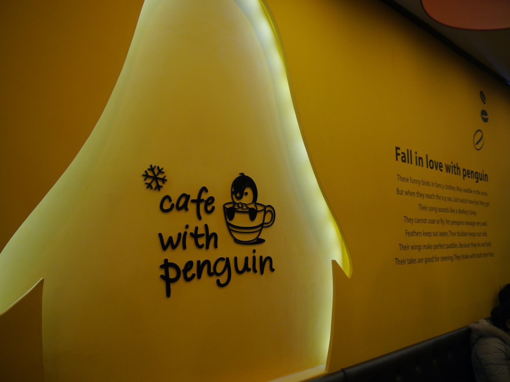 Cafe with Penguin & 1st Penguin - Penguin Cafes in Seoul - Ja(a)pan